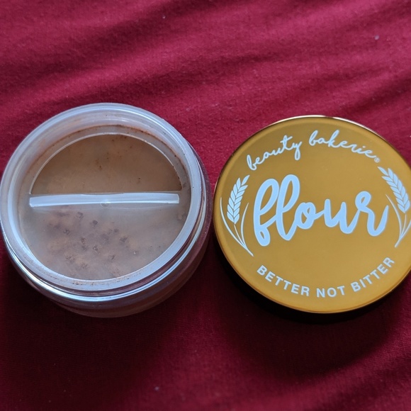 Beauty Bakerie | Makeup | Beauty Bakerie Flour Loose Setting Powder ...